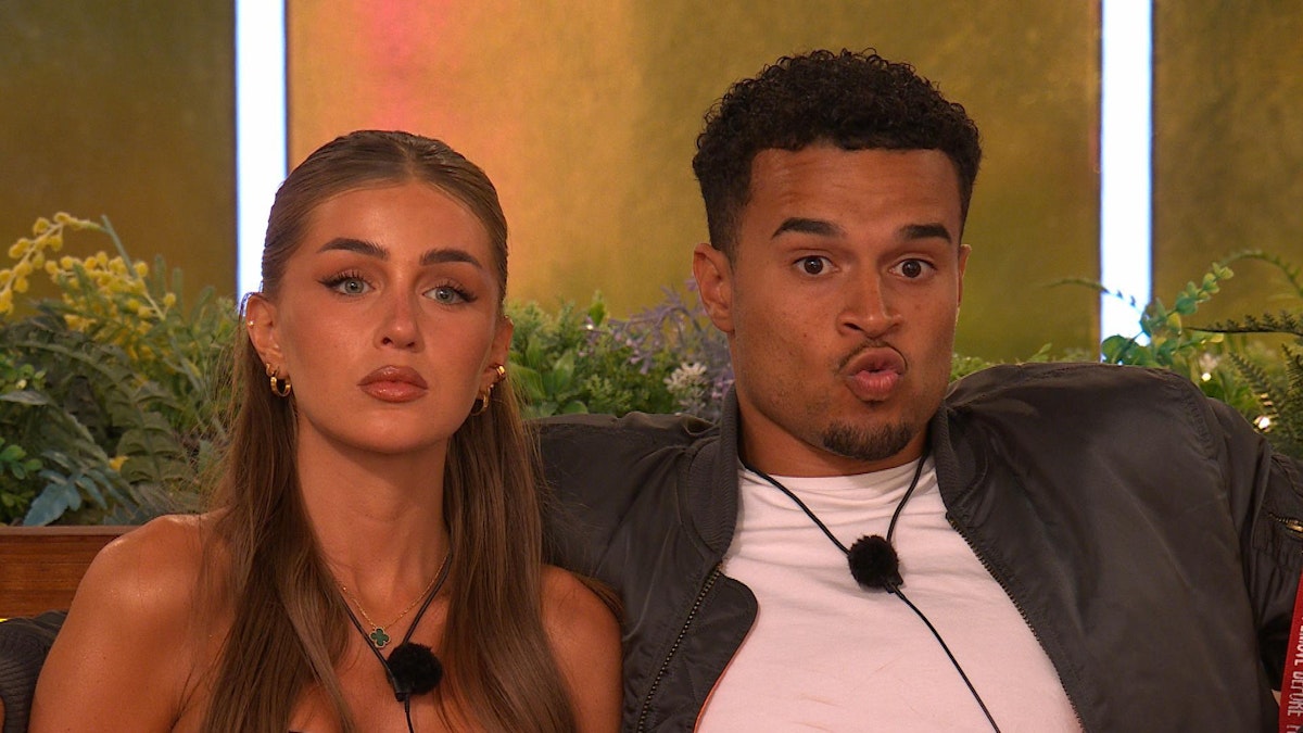 Love Island's Toby Aromolaran: his age, relationship with Chloe Burrows ...