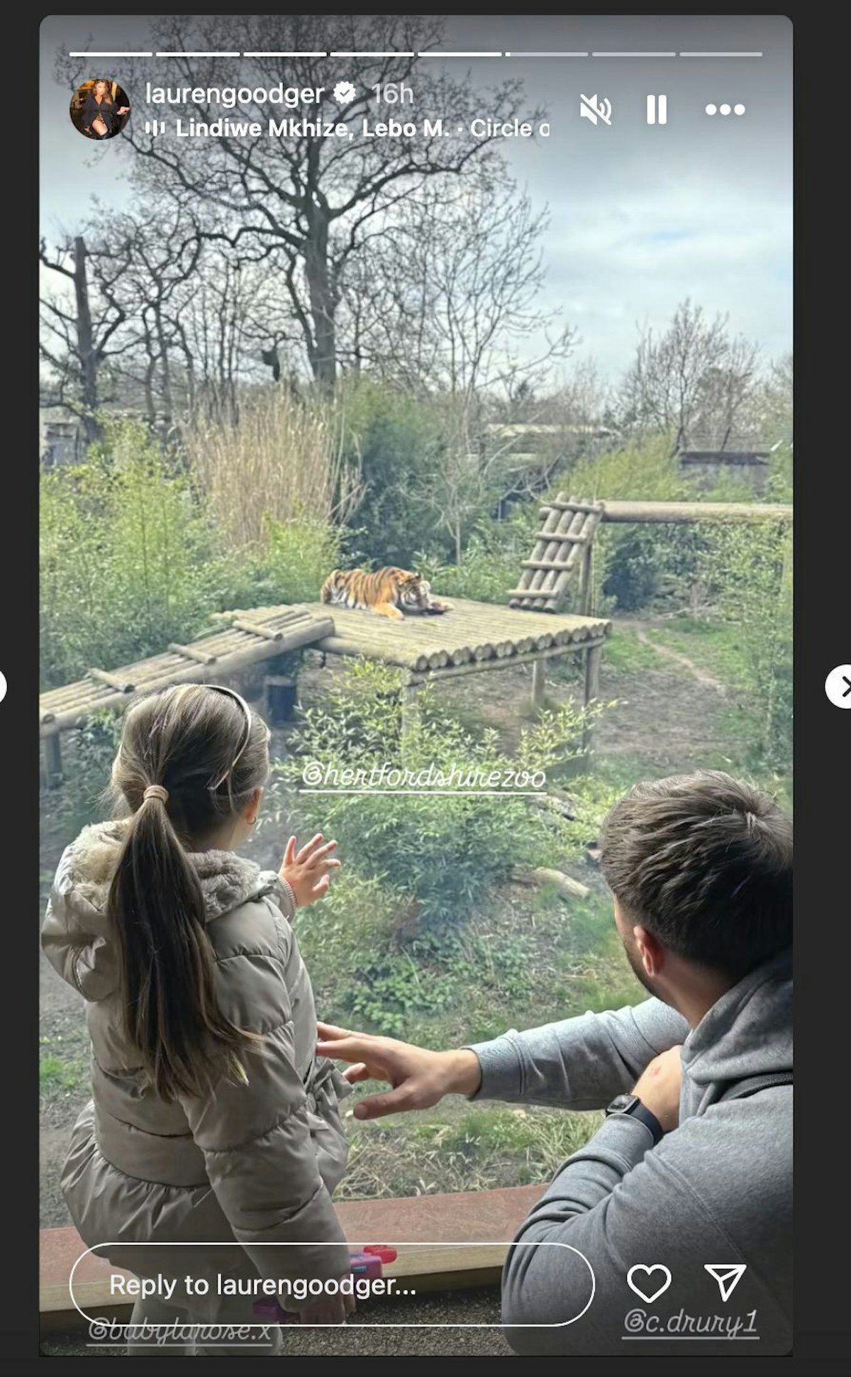 Lauren Goodger's pals worry as Charles Drury moves back in