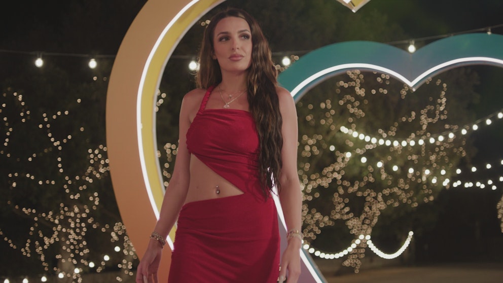 Love Island's Toni Laites: her age, job, girls' divide and Cach Mirjah ...