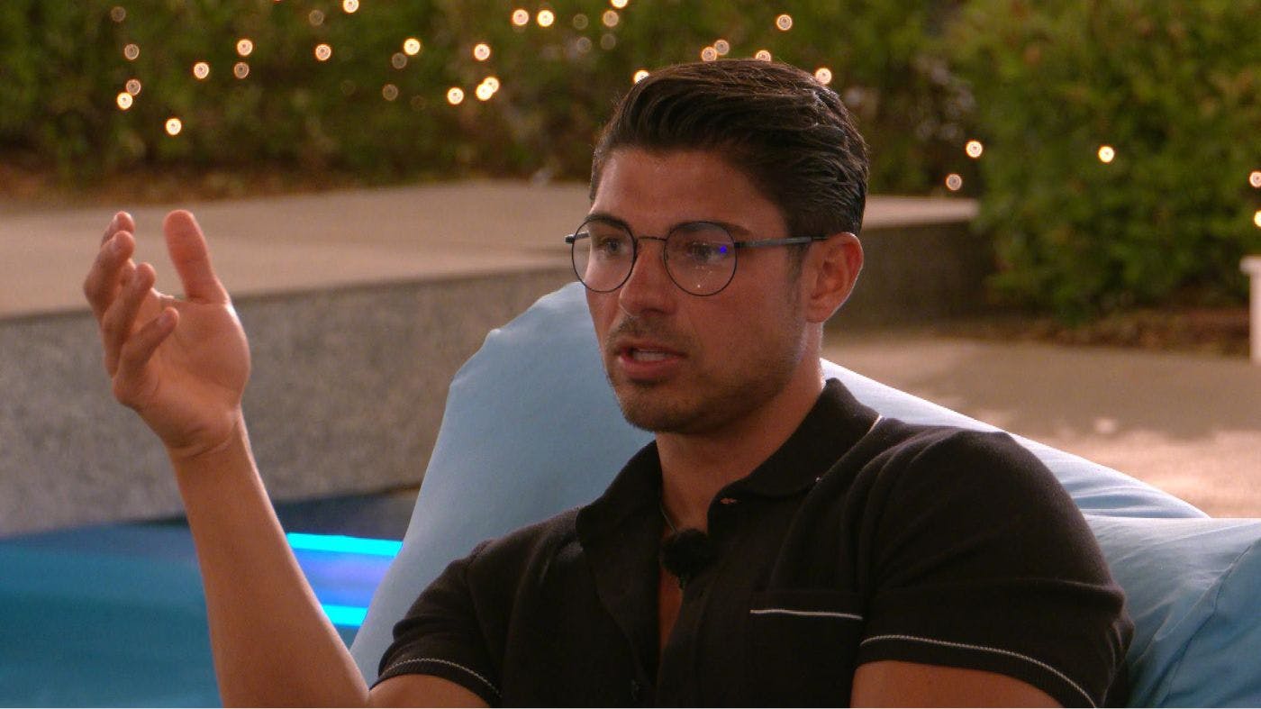 Love Island's Anton Danyluk 'signs up for dating show'