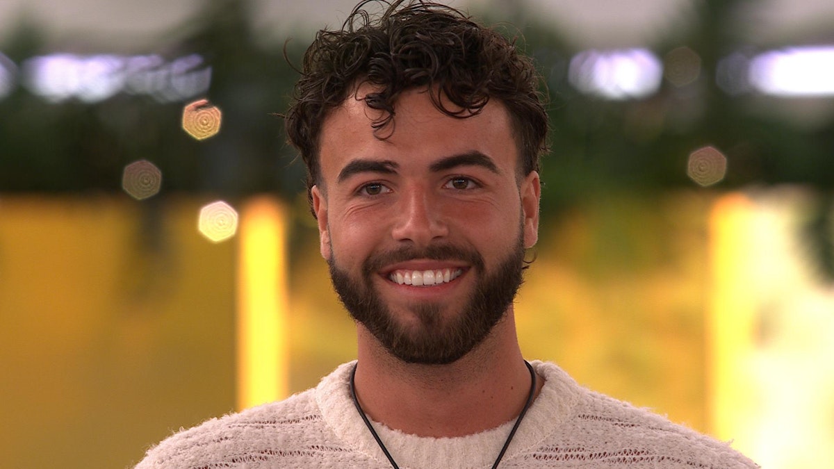 Sammy Root goes public with new girlfriend following Elam Pazar split