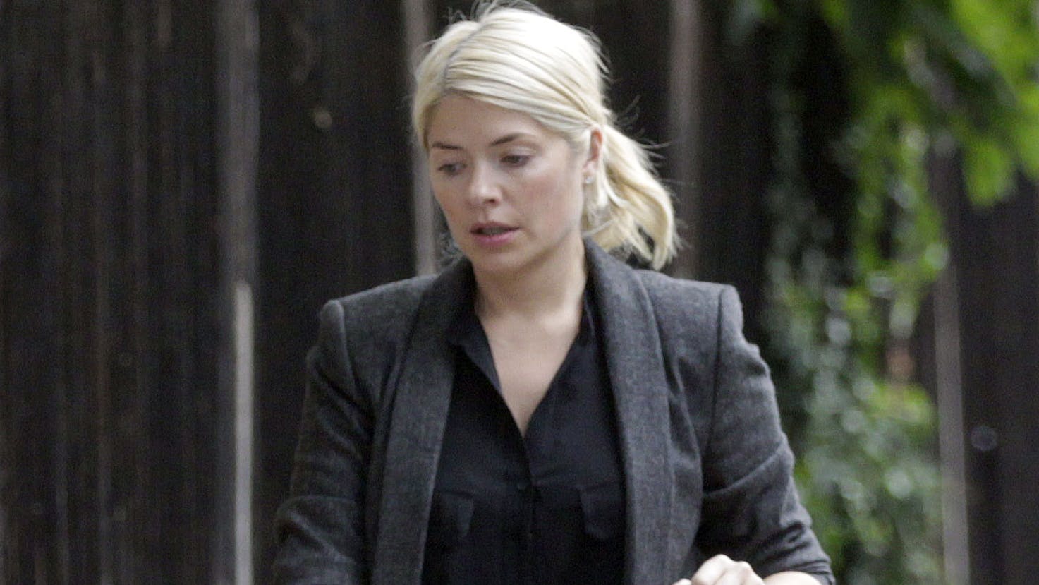 Holly Willoughby plots escape to 'heal'