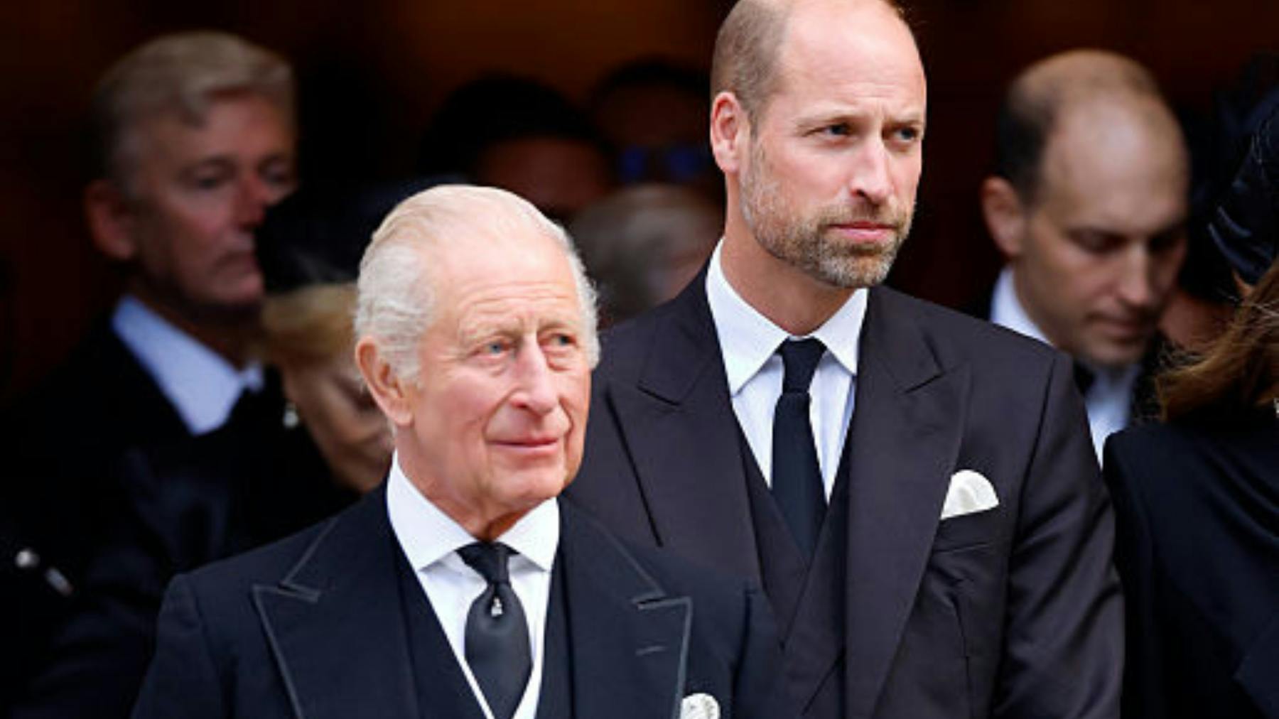 King Charles’ fears for Prince William after reports of secret pub ...