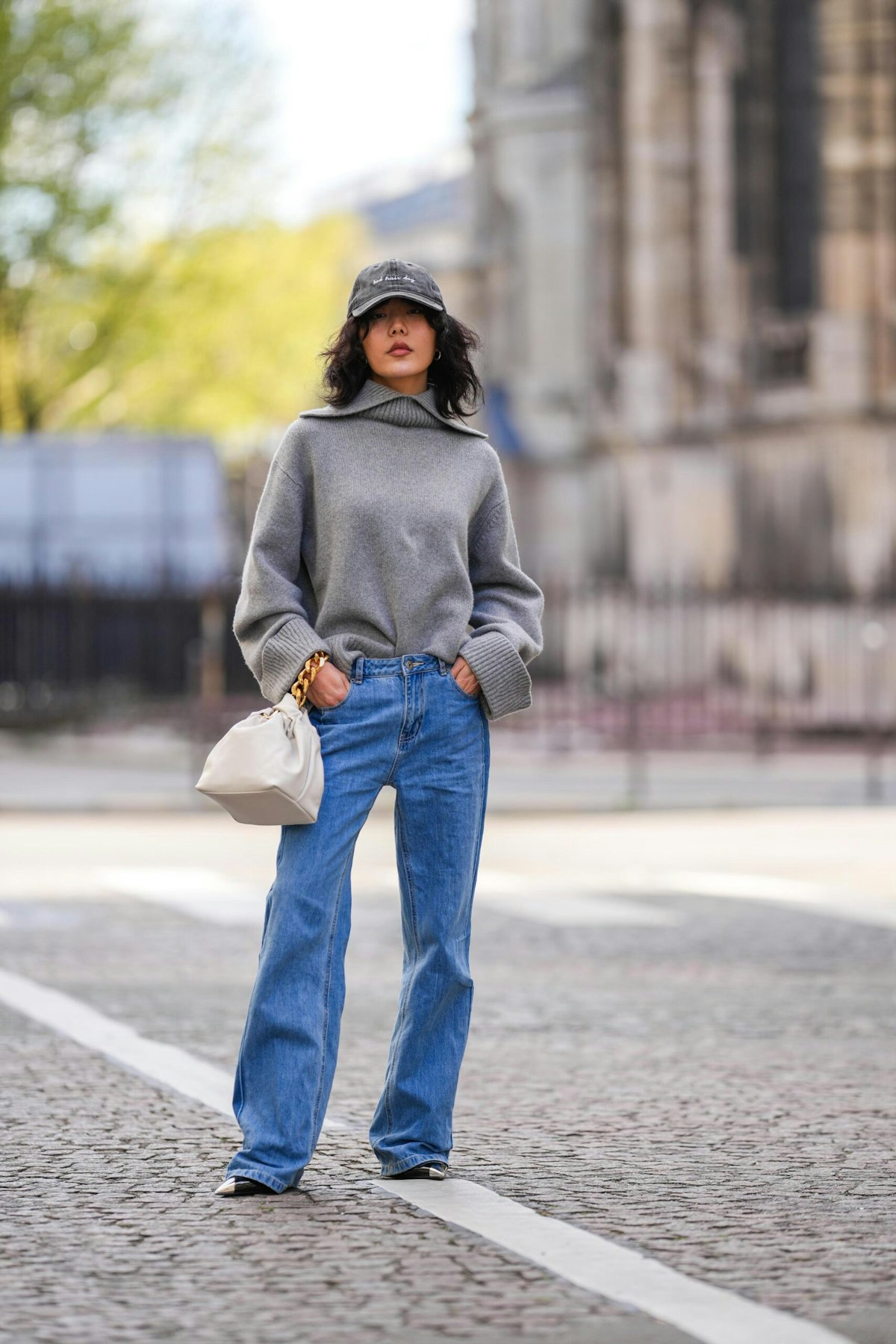 How To Style Baggy Jeans For Autumn