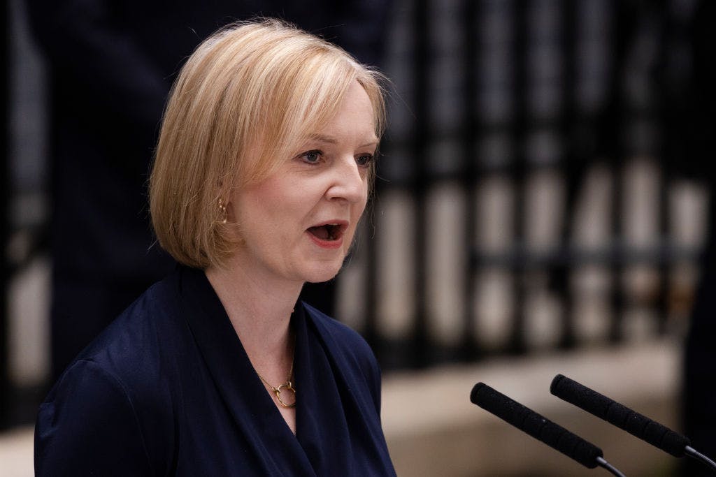 Is This The Reason For The Long Pauses In Liz Truss' Speeches?