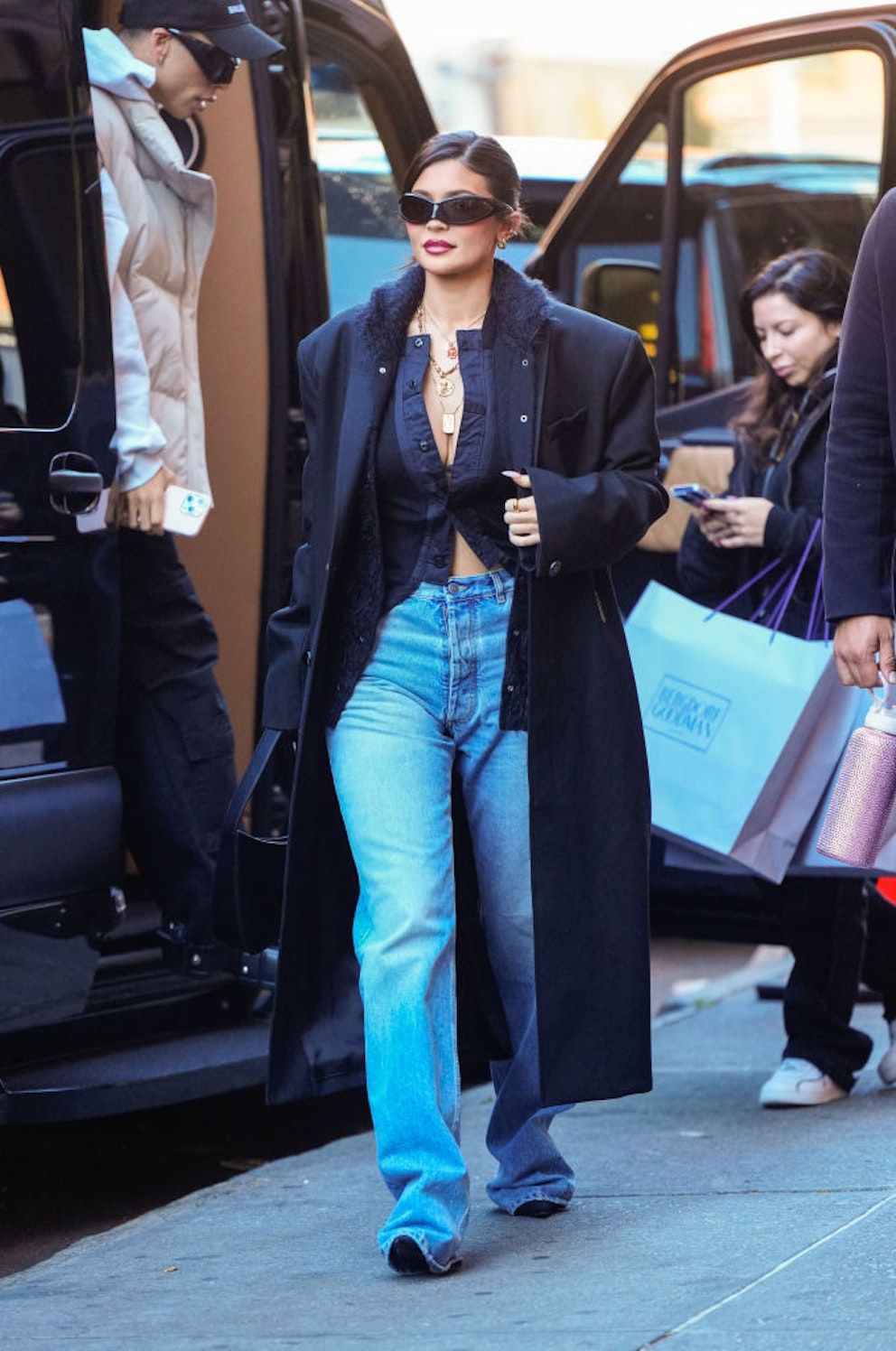 How To Style Baggy Jeans For Autumn