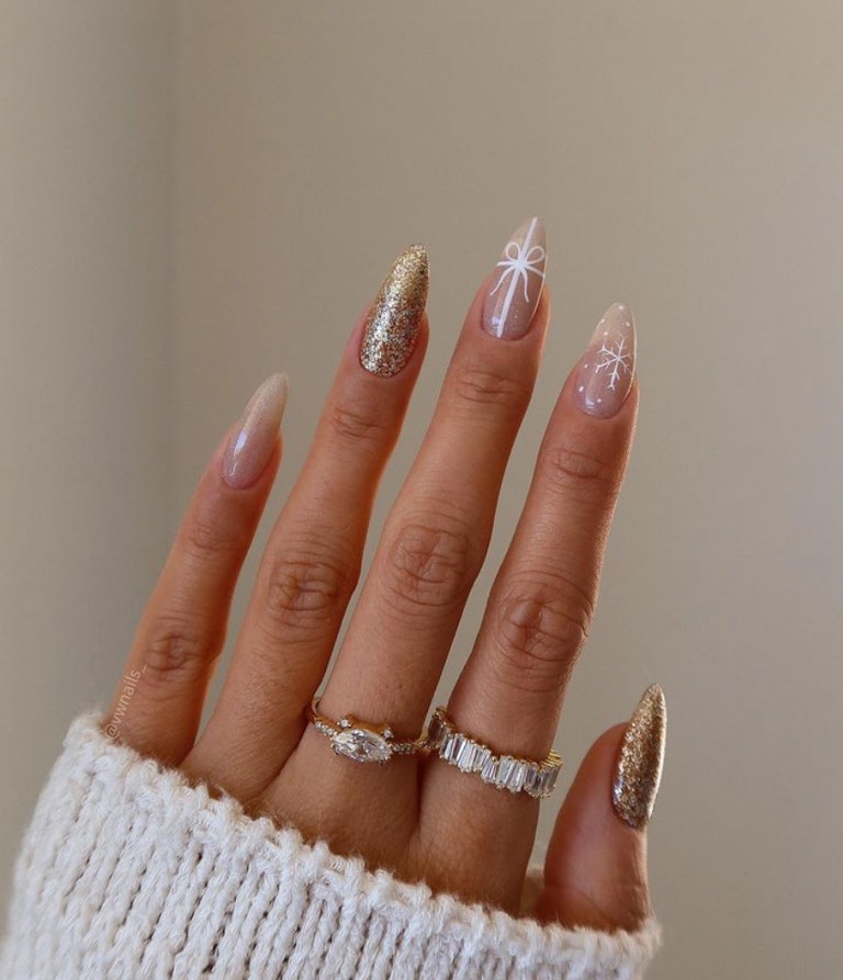 The Best Christmas Nail Designs for 2025