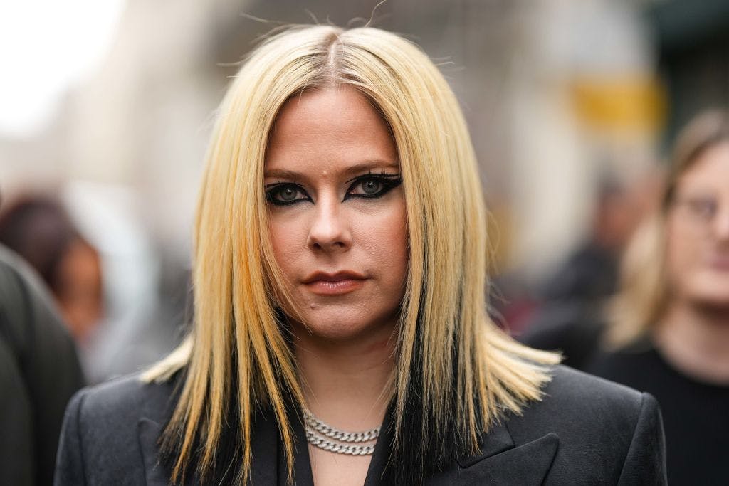 Avril Lavigne’s Sk8ter-Girl Style Has Arrived At Paris Fashion Week ...