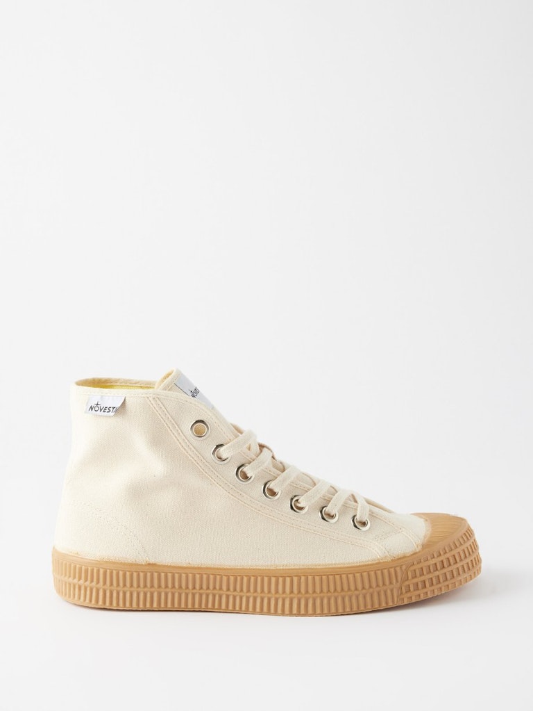 These Are The Best Trainers To Wear With Dresses If You're On The Move