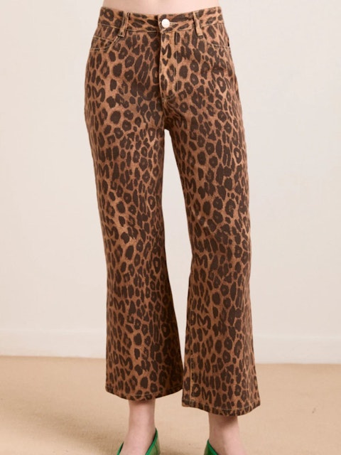 Best Leopard Print Jeans 2026 - The Pairs We’re Wearing On Repeat