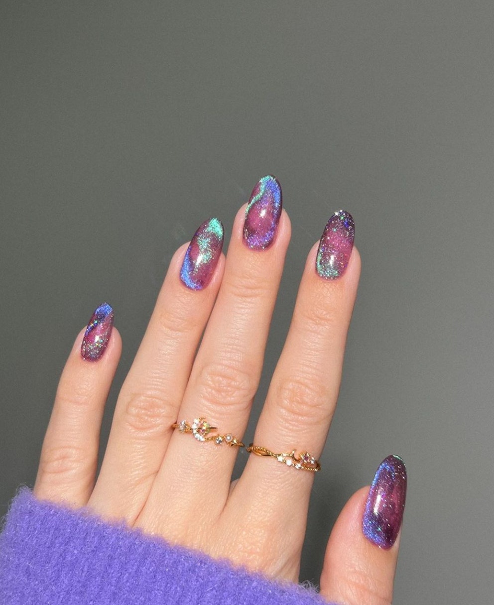 The Best Christmas Nail Designs for 2025
