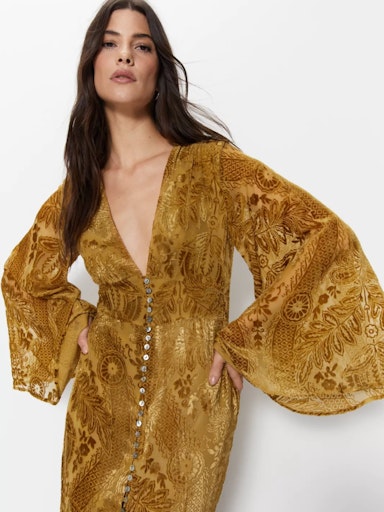 Palm Royale Outfits: Shop The Best '60s-Inspired Looks