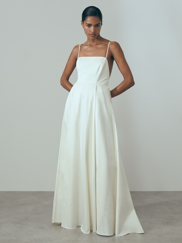 These Are The Best Simple Wedding Dresses For Brides-To-Be