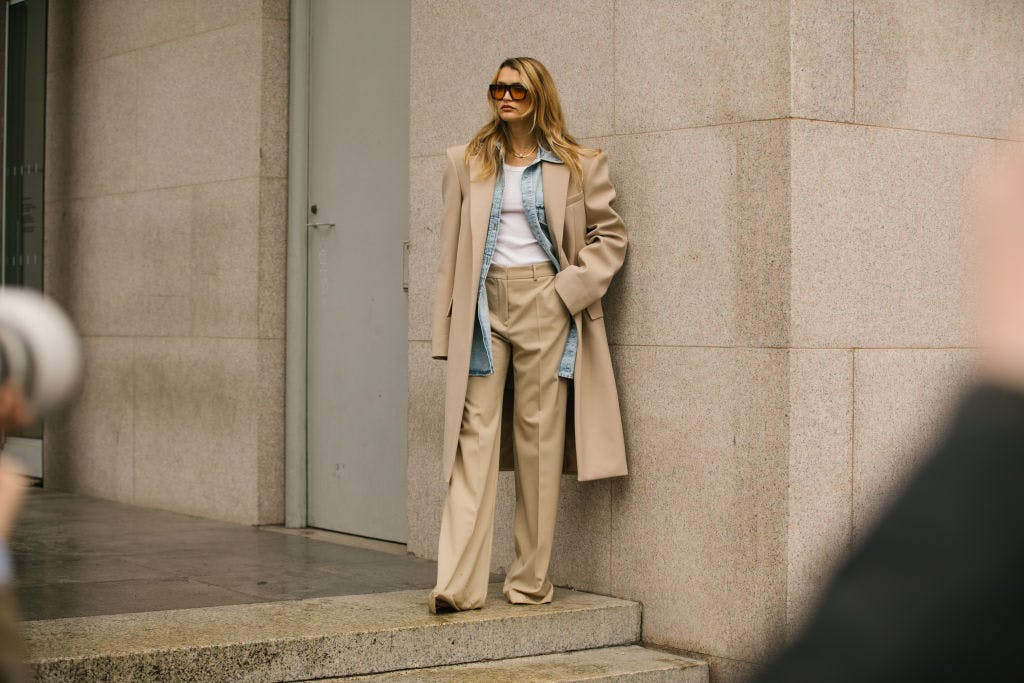 14 Casual Work Outfits For A Stylish Commute