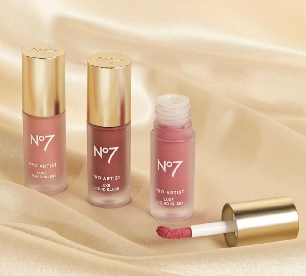 Our Honest Review Of The No7 Pro Artist Make-Up Range