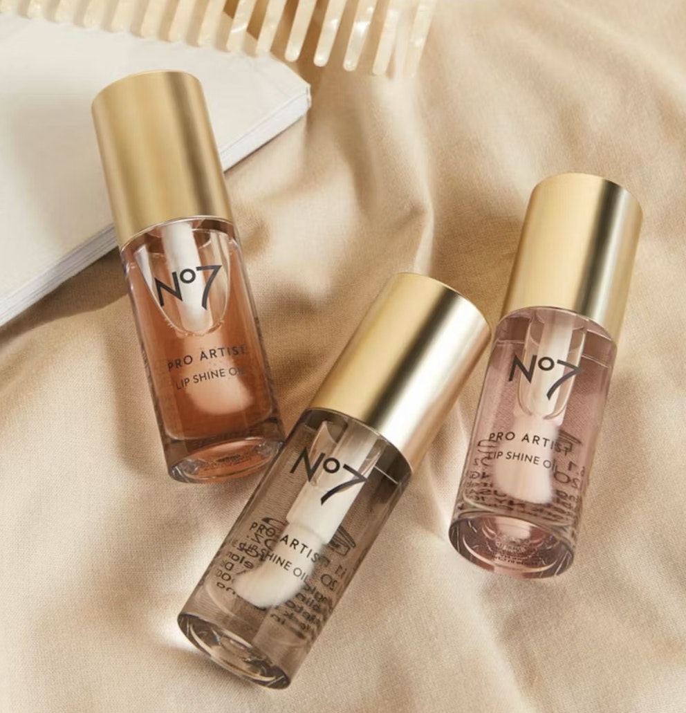 Our Honest Review Of The No7 Pro Artist Make-Up Range