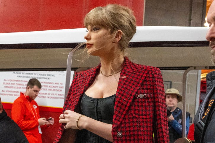 Why Footage Of Taylor Swift’s Security Guards Has Gone Viral