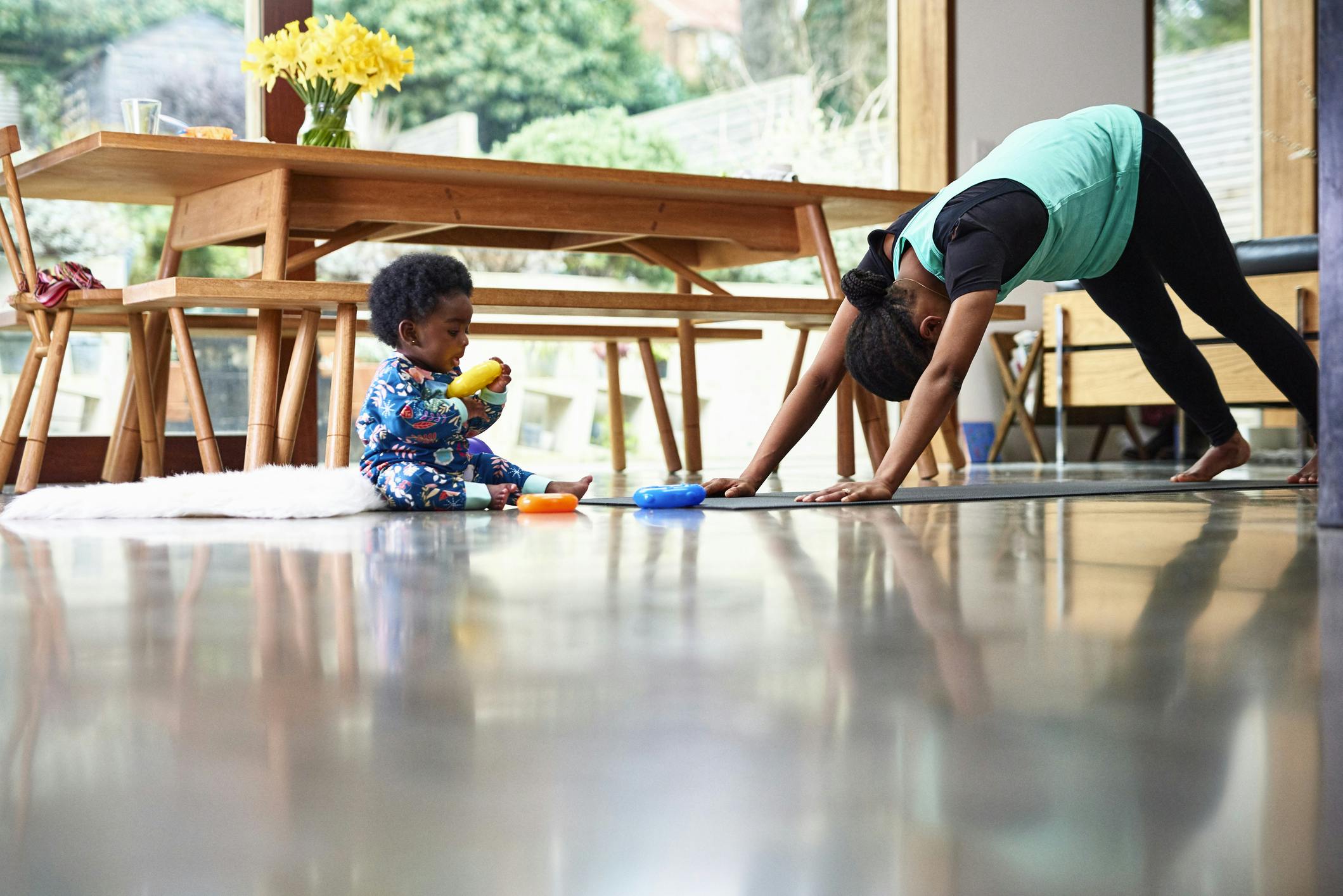 New Mums Told to Exercise And Avoid Screens For Their Health
