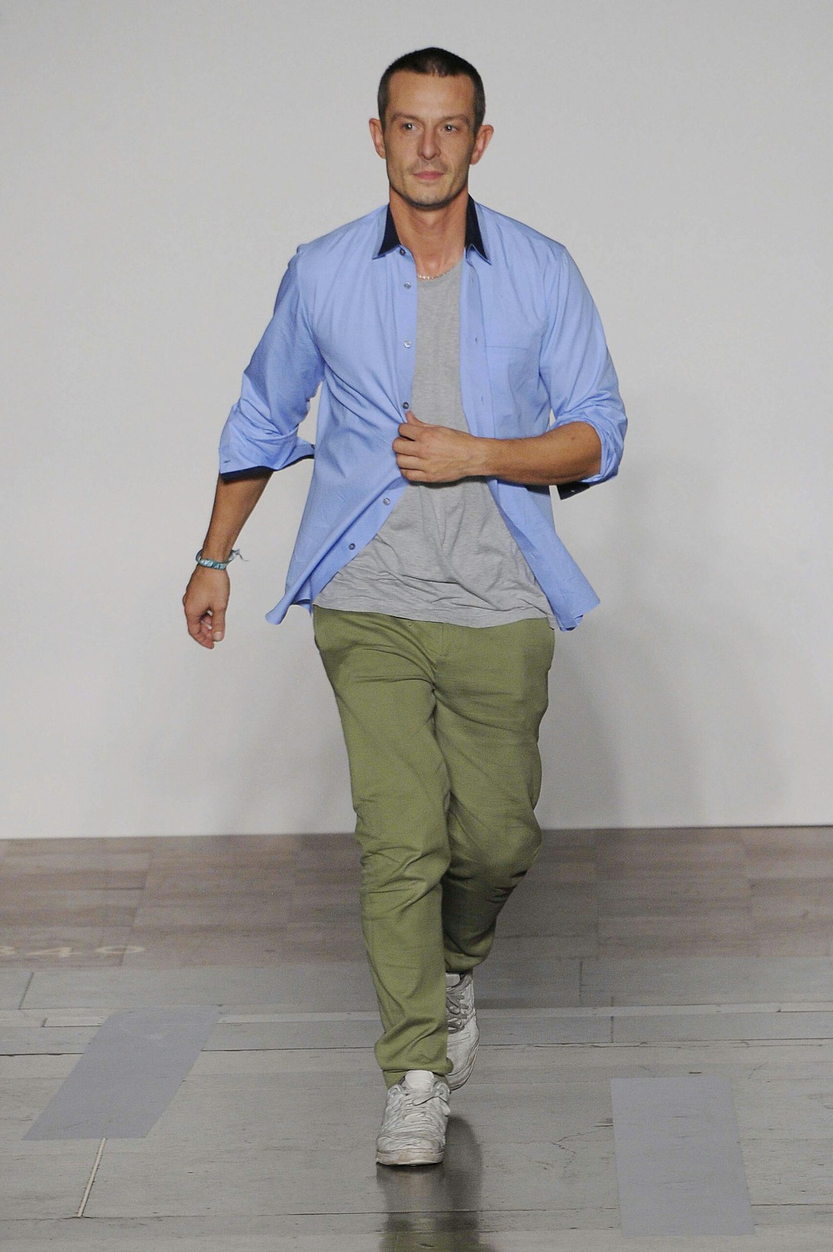 & Other Stories Announces Jonathan Saunders As Its Chief Creative Officer