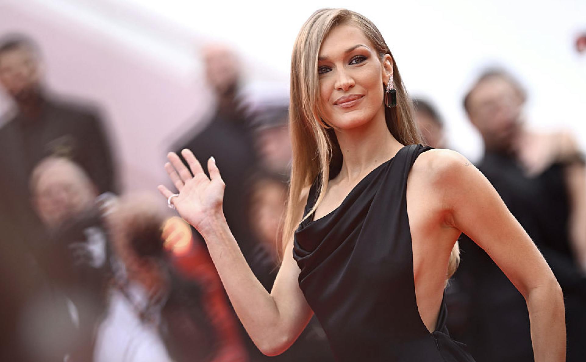 Bella Hadid's Favourite Skin Gadget Revealed