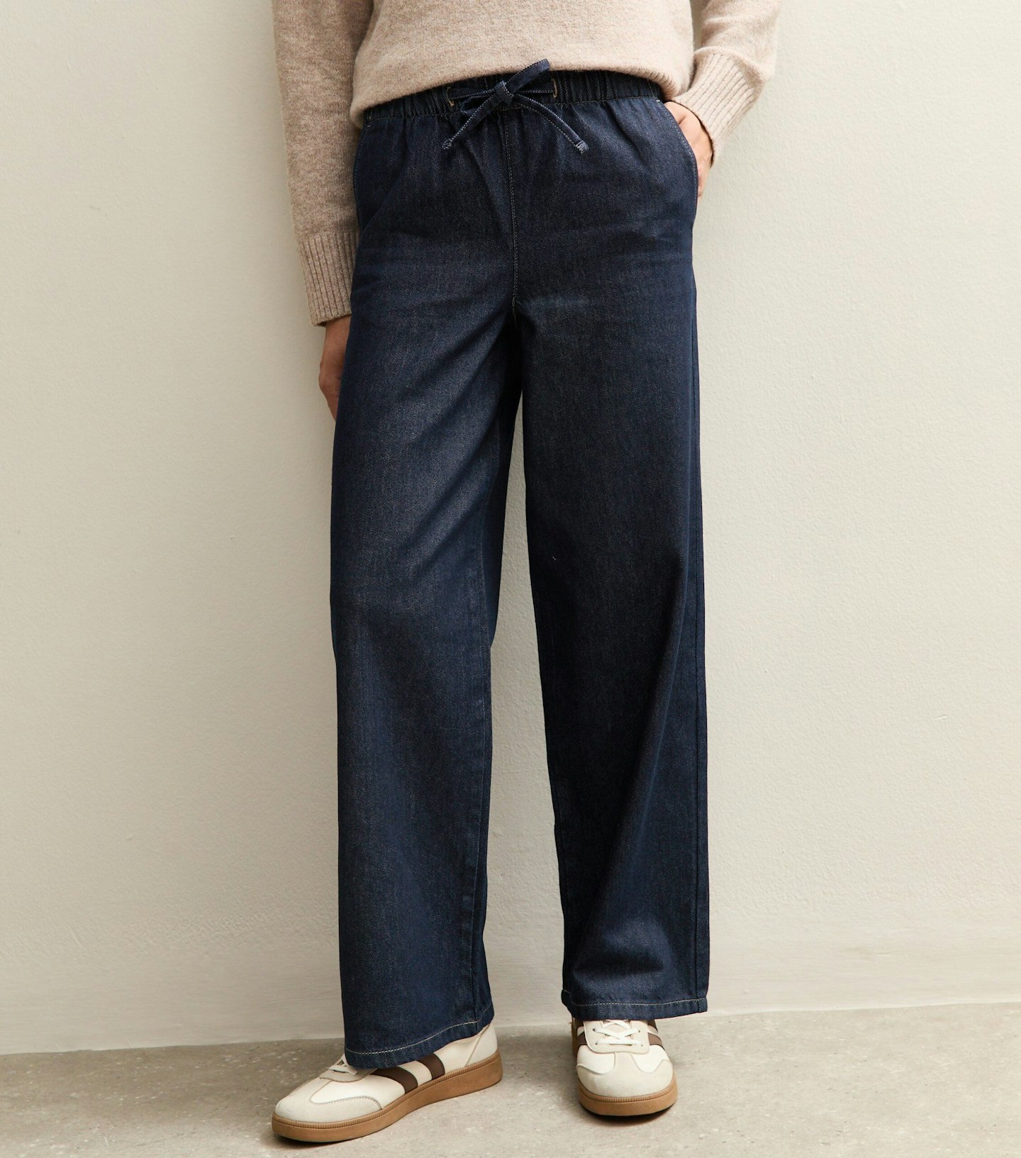The Best Drawstring Jeans It Girls Are Wearing For Summer