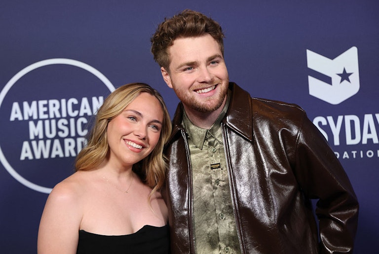 Who is Alex Warren's Wife, Kouvr Annon?