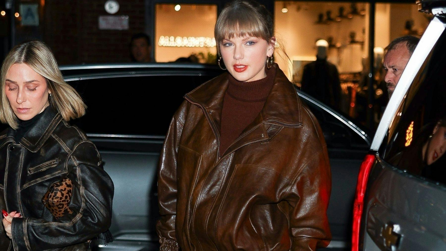 Taylor Swift's Perfect Winter Outfit Is Still In Stock