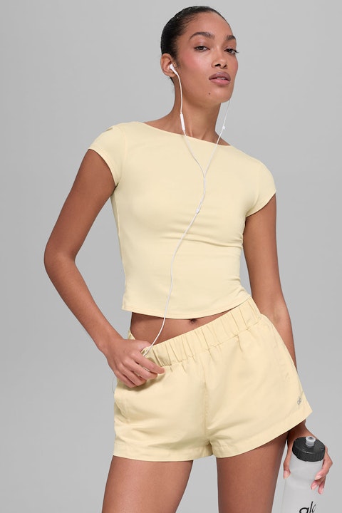 Kendall Jenner's Yellow Alo Yoga Set Is Destined To Go Viral