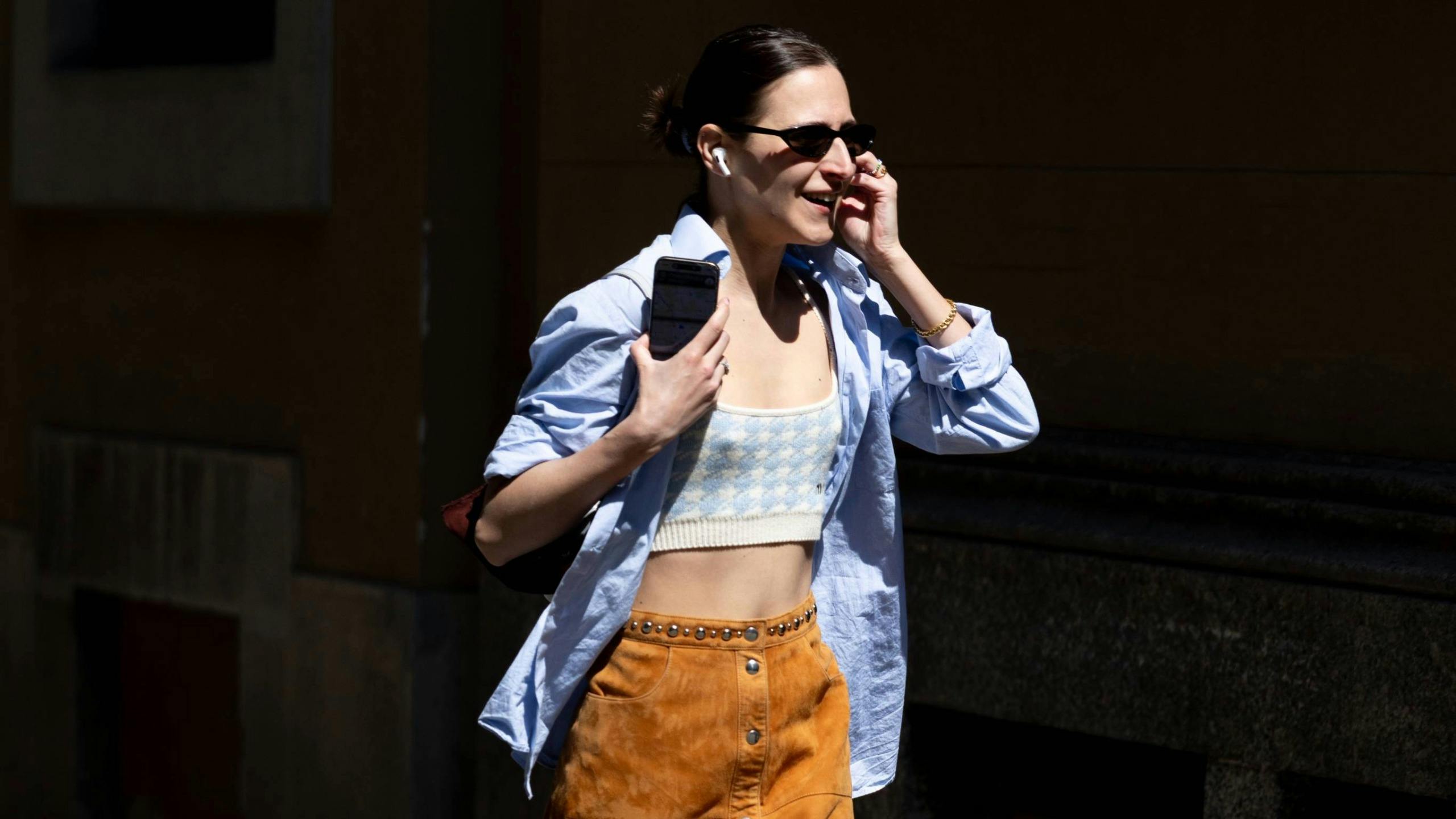 Say Hello To The Italian Tuck – The Coolest Way To Wear Pants