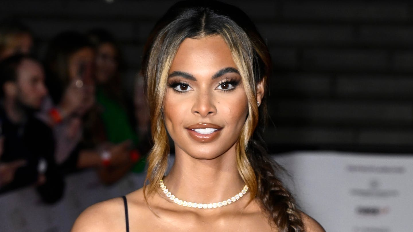 Love Island's Sophie Piper: her age, famous sister and Joshua Ritchie ...