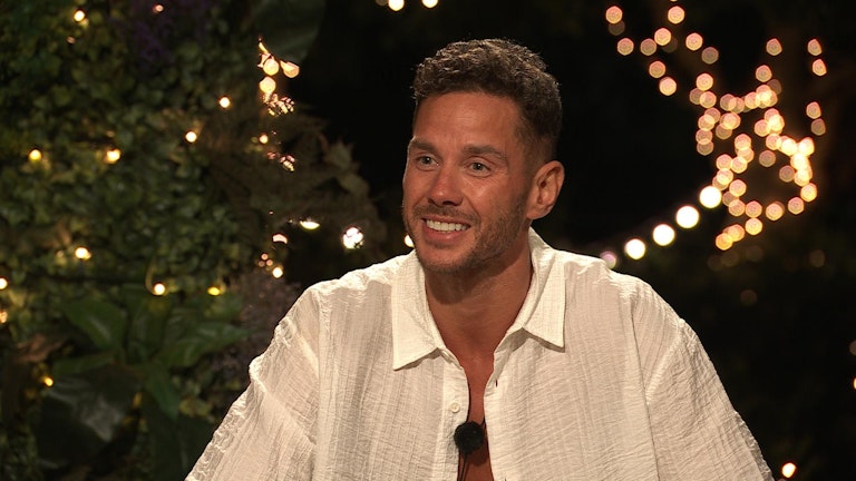 Love Island’s Scott Thomas: his age, ex-girlfriends and why he quit All ...