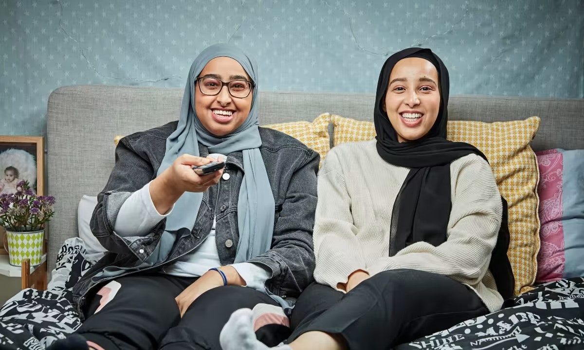 Gogglebox UK cast: Meet the Gogglebox families and couples ...