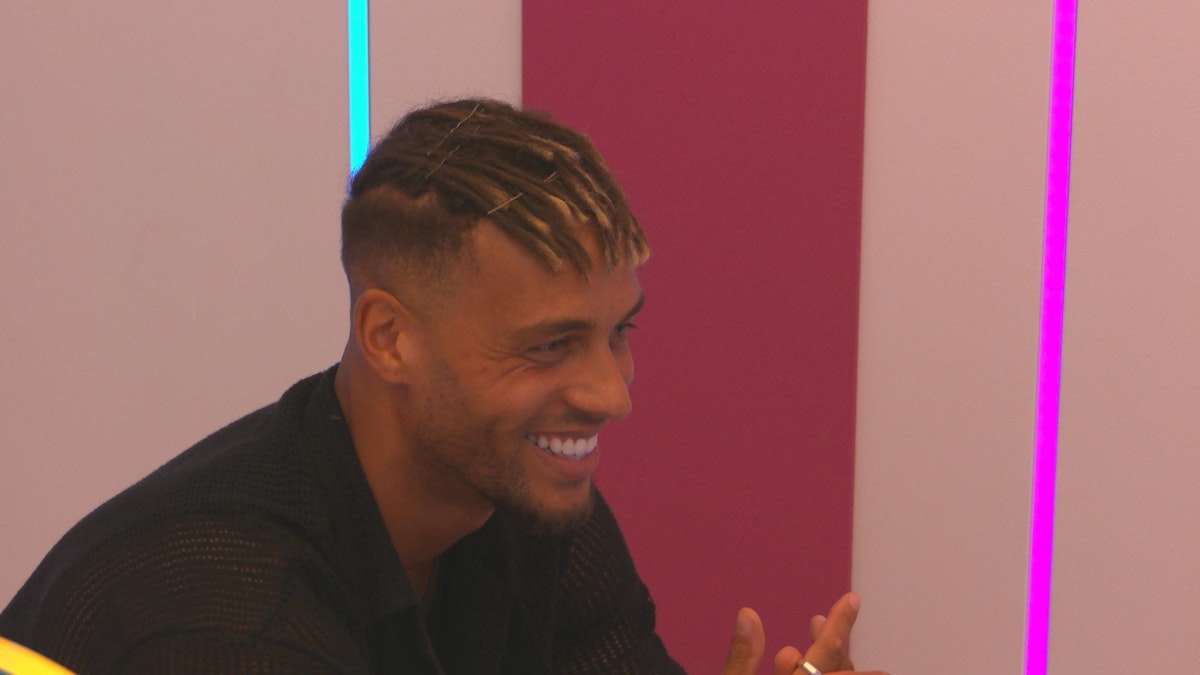 Hot footage of Love Island’s Ella Thomas and Ouzy See as a couple in ...