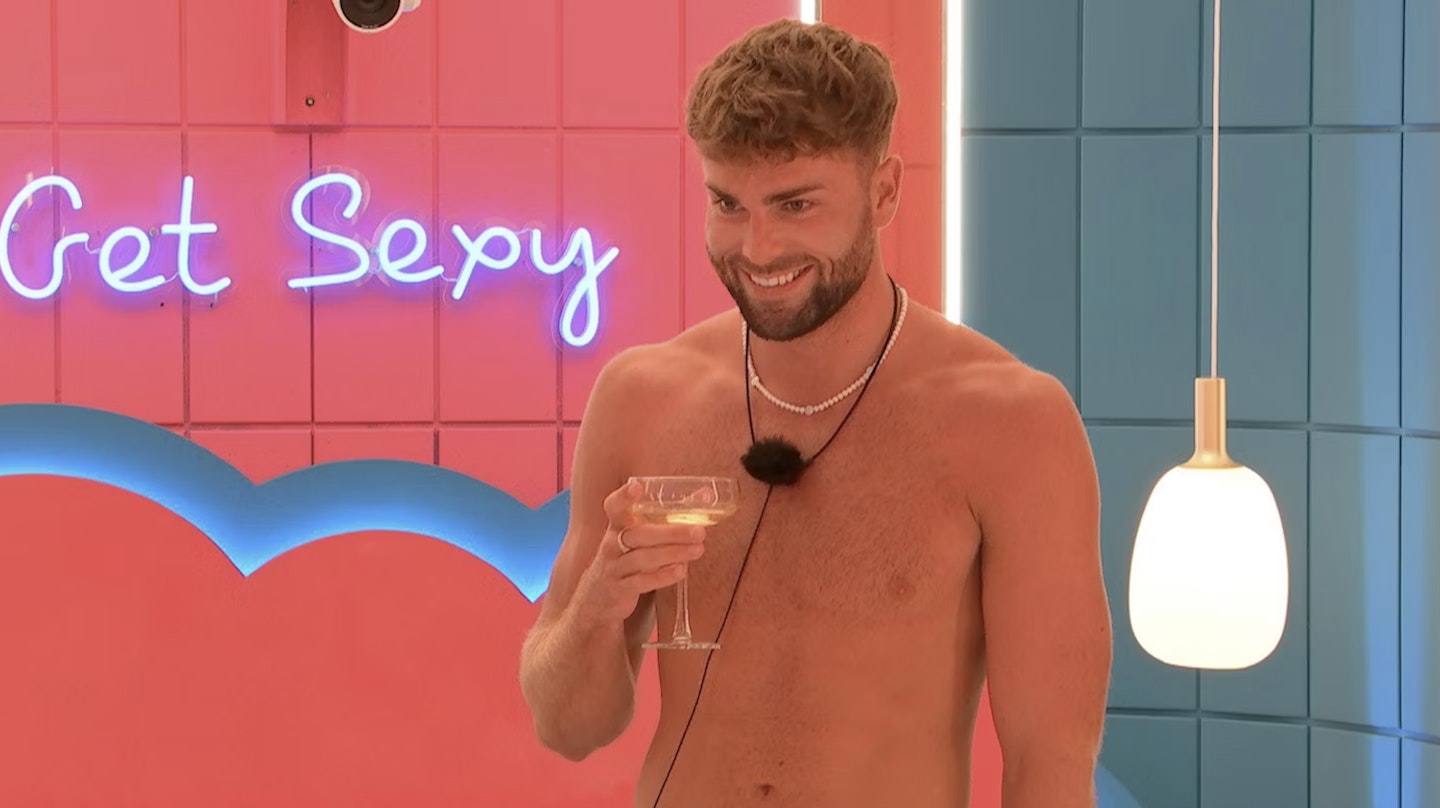 Love Island 2024's Ciaran Davies: his age, his job and the Islander he ...