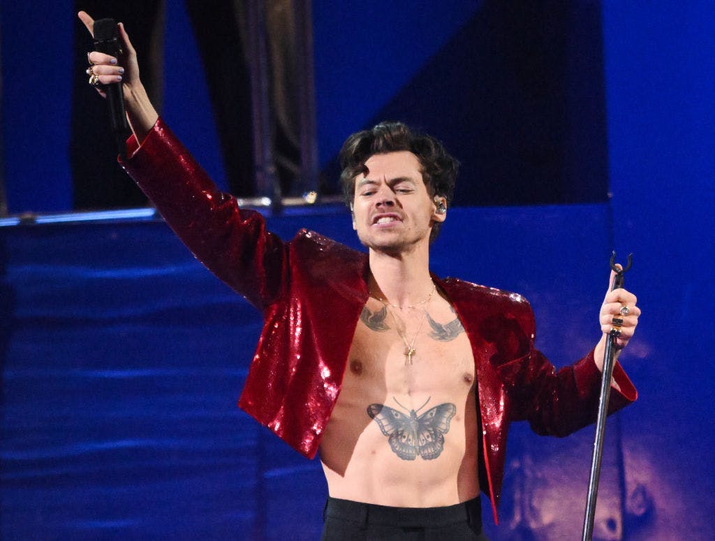 Harry Styles is flirting with THIS married A-lister