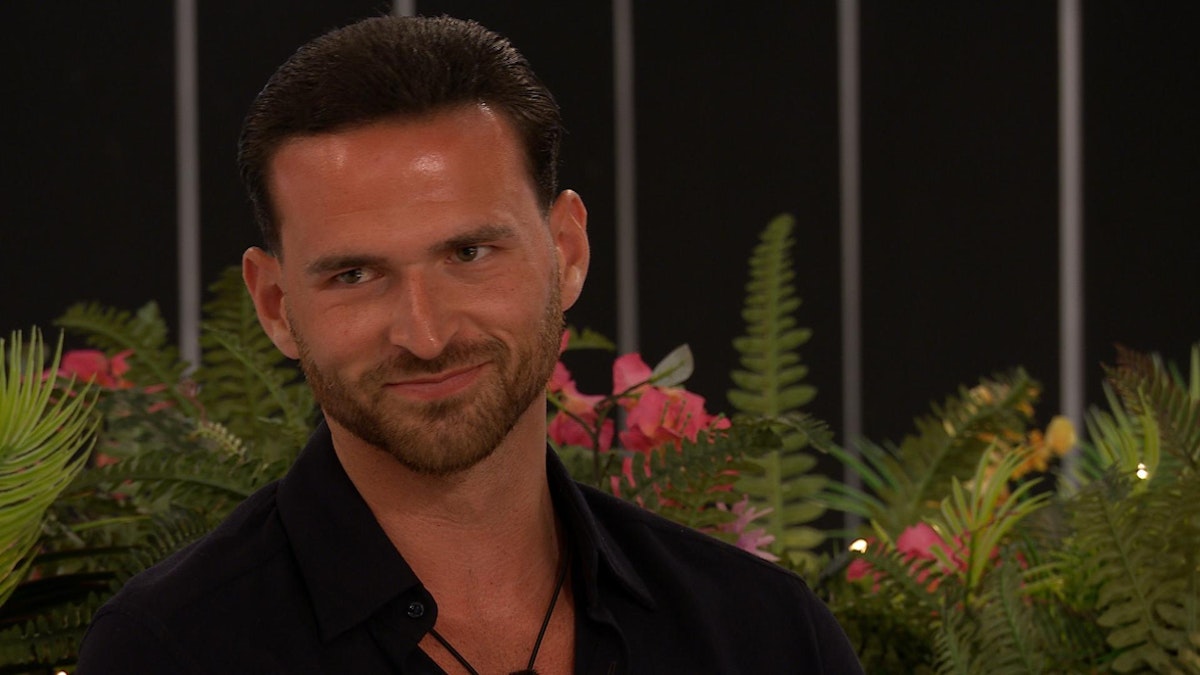 Love Island’s Ronnie Vint reunites with Tiffany Leighton