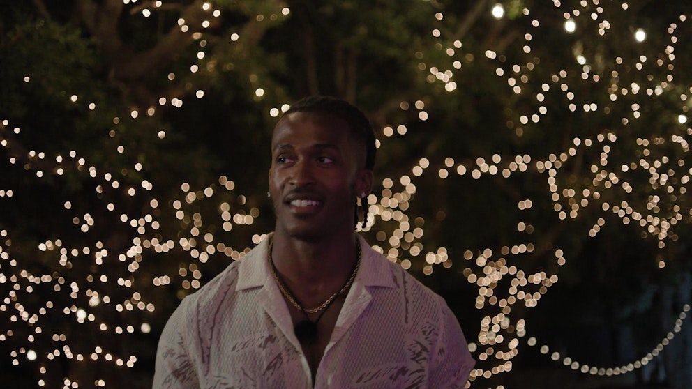 Love Island: Omar Nyame looks VERY cosy with Casa bombshell Summer Botwe