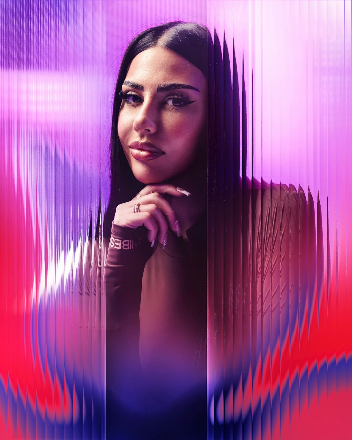 Mandi Vakili: Influencer, Podcast Host & Netflix’s "Inside" Star