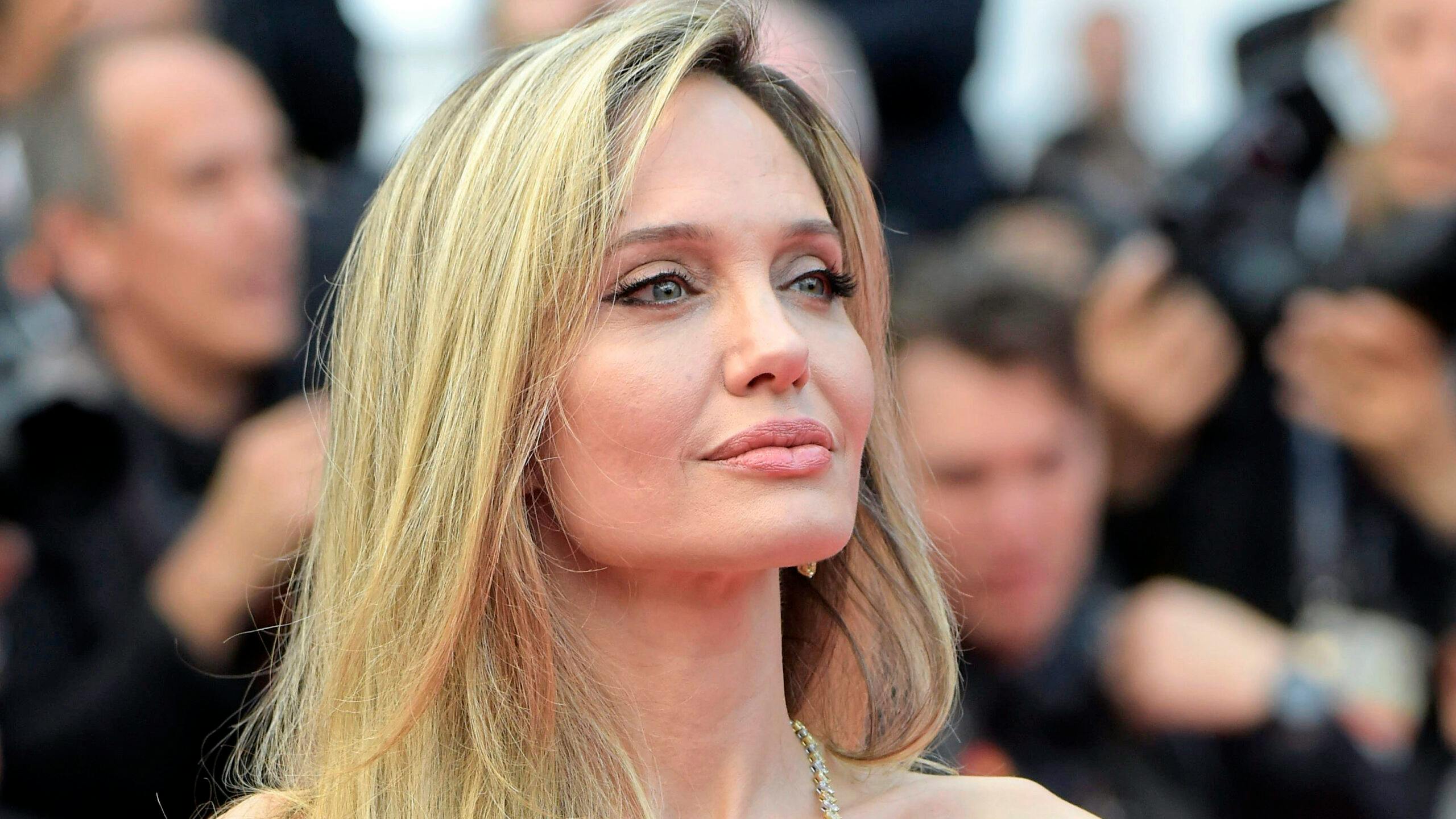 Angelina Jolie: 'I'm ready for love again'