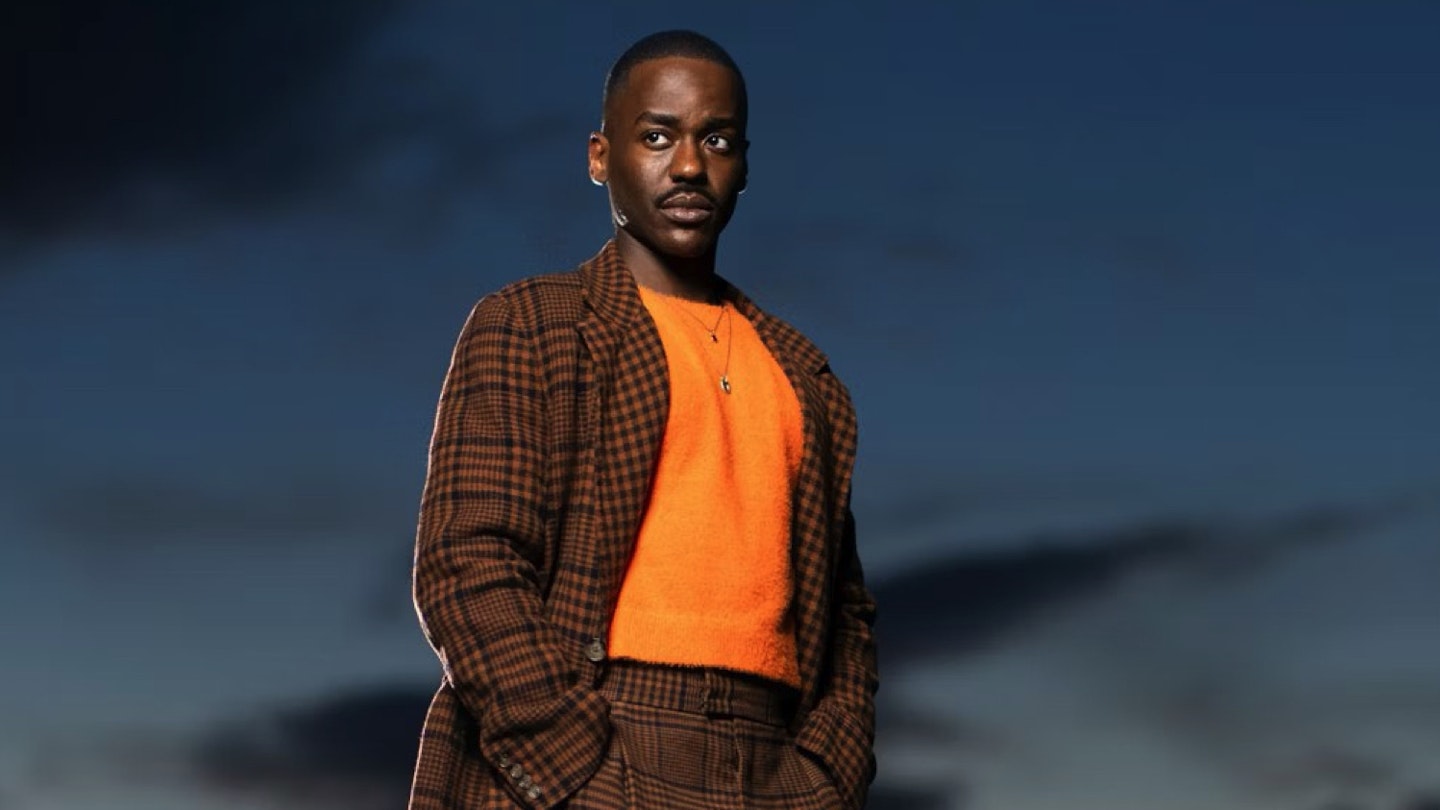Doctor Who: First Look At Ncuti Gatwa And Millie Gibson In Costume Doctor Who: First Look At Ncuti Gatwa And Millie Gibson In Costume