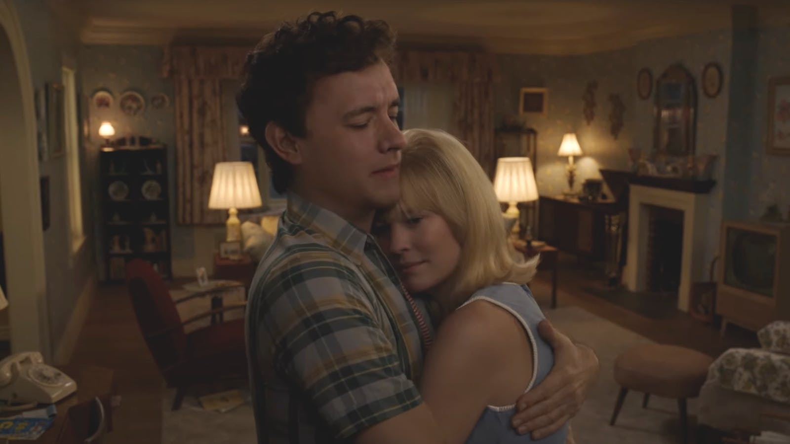 Here Trailer: Tom Hanks And Robin Wright Age Down In Robert Zemeckis ...