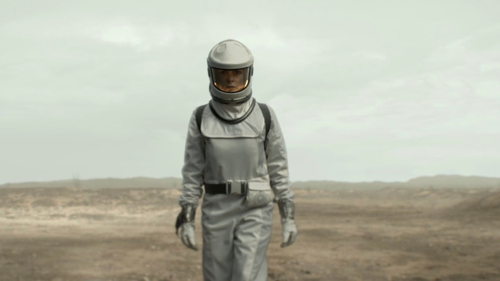 Silo Season 2: Rebecca Ferguson Explores The Surface World In First ...