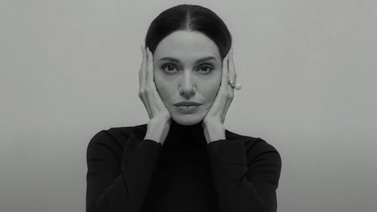 Angelina Jolie Is A World Class Opera Singer In Teaser Trailer For ...