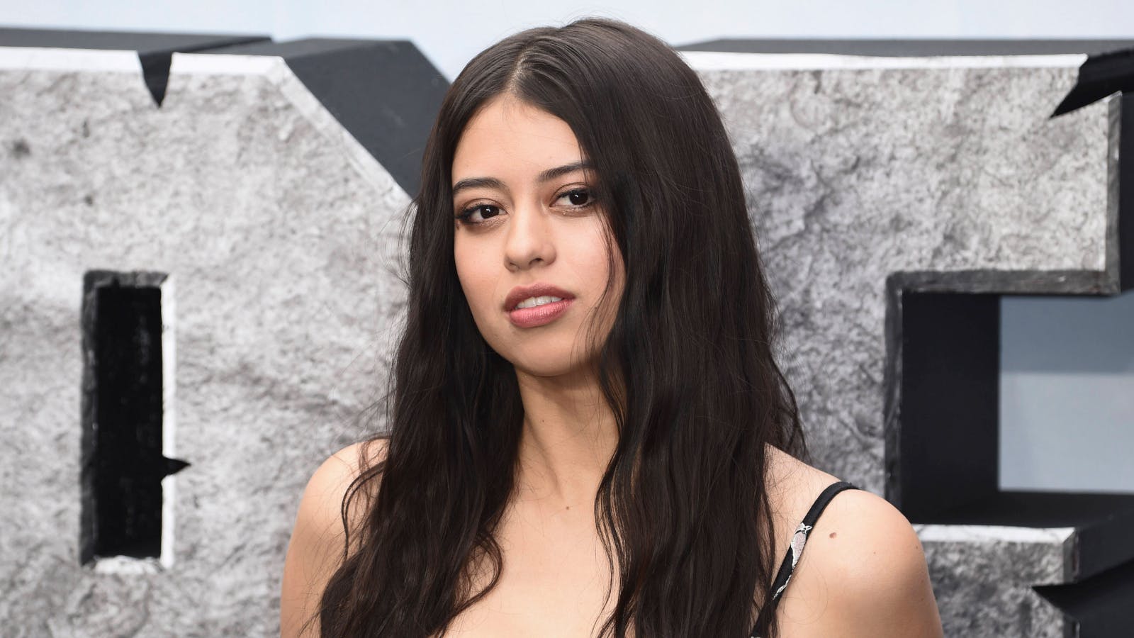 Prey Star Amber Midthunder Boards Monarch: Legacy Of Monsters Season 2 ...