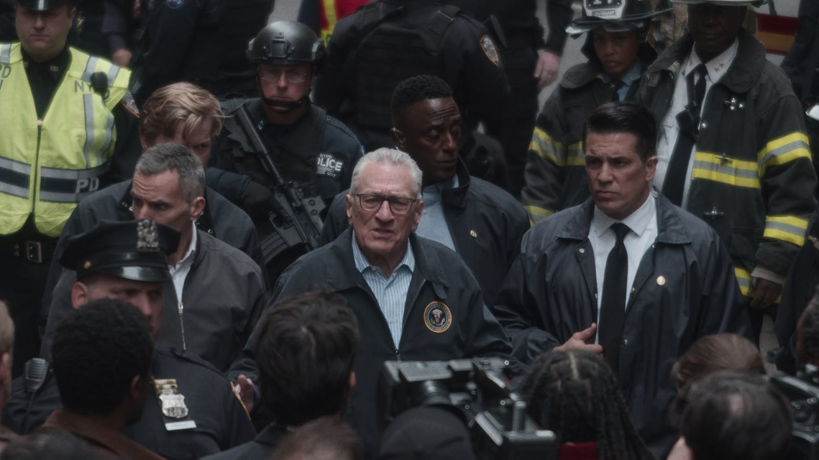 Robert De Niro Makes His TV Lead Debut As Netflix Reveal First Look At ...