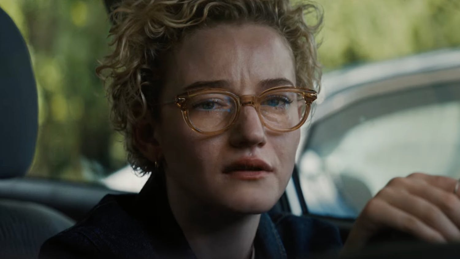 Weapons Trailer: Julia Garner Is A Teacher Whose Whole Class Disappears ...