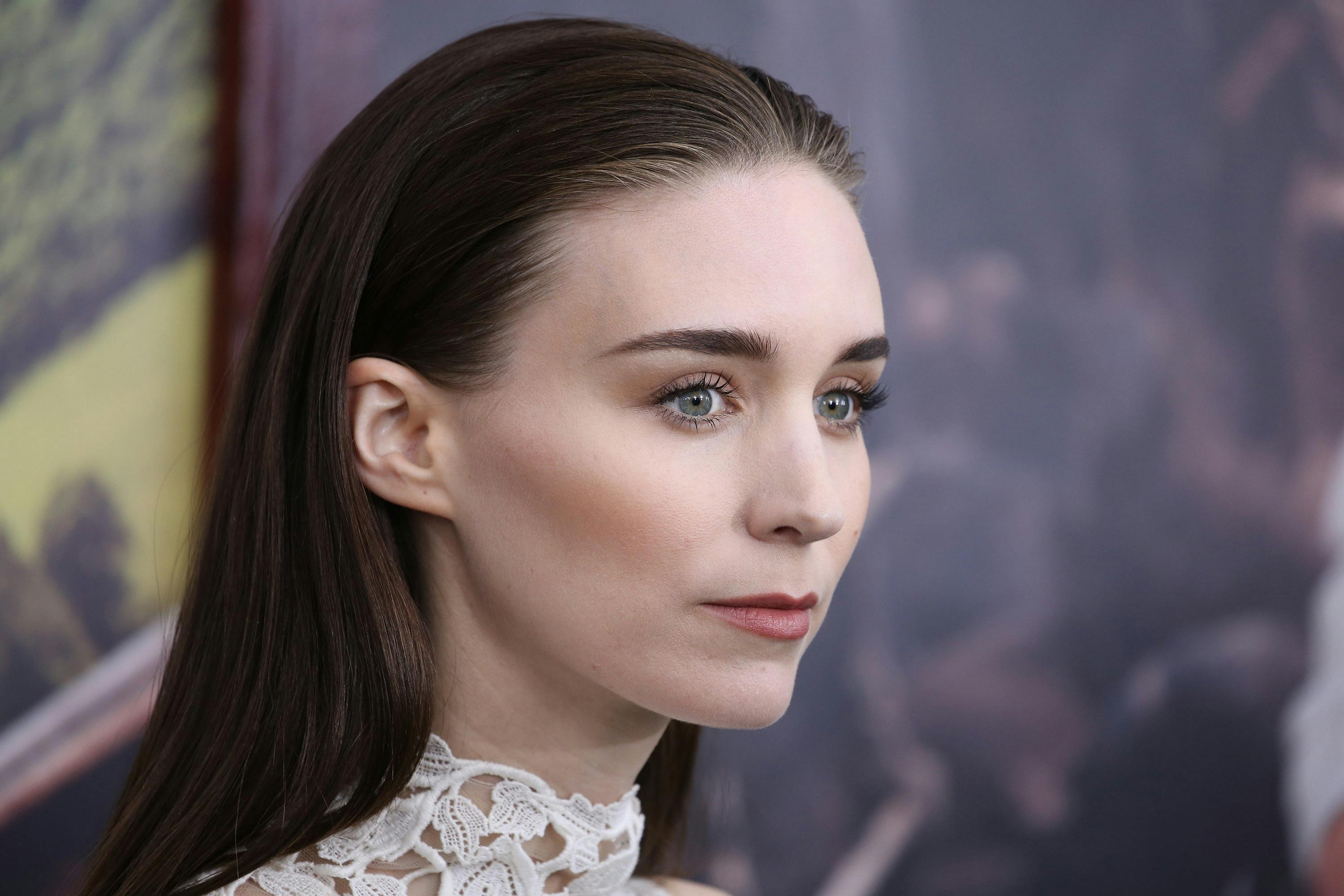 Lily Rooney's Instagram, Twitter & Facebook on IDCrawl