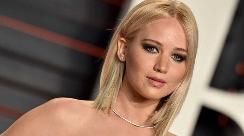 FIRST LOOK: Jennifer Lawrence As Mystique For X-Men: Apocalypse