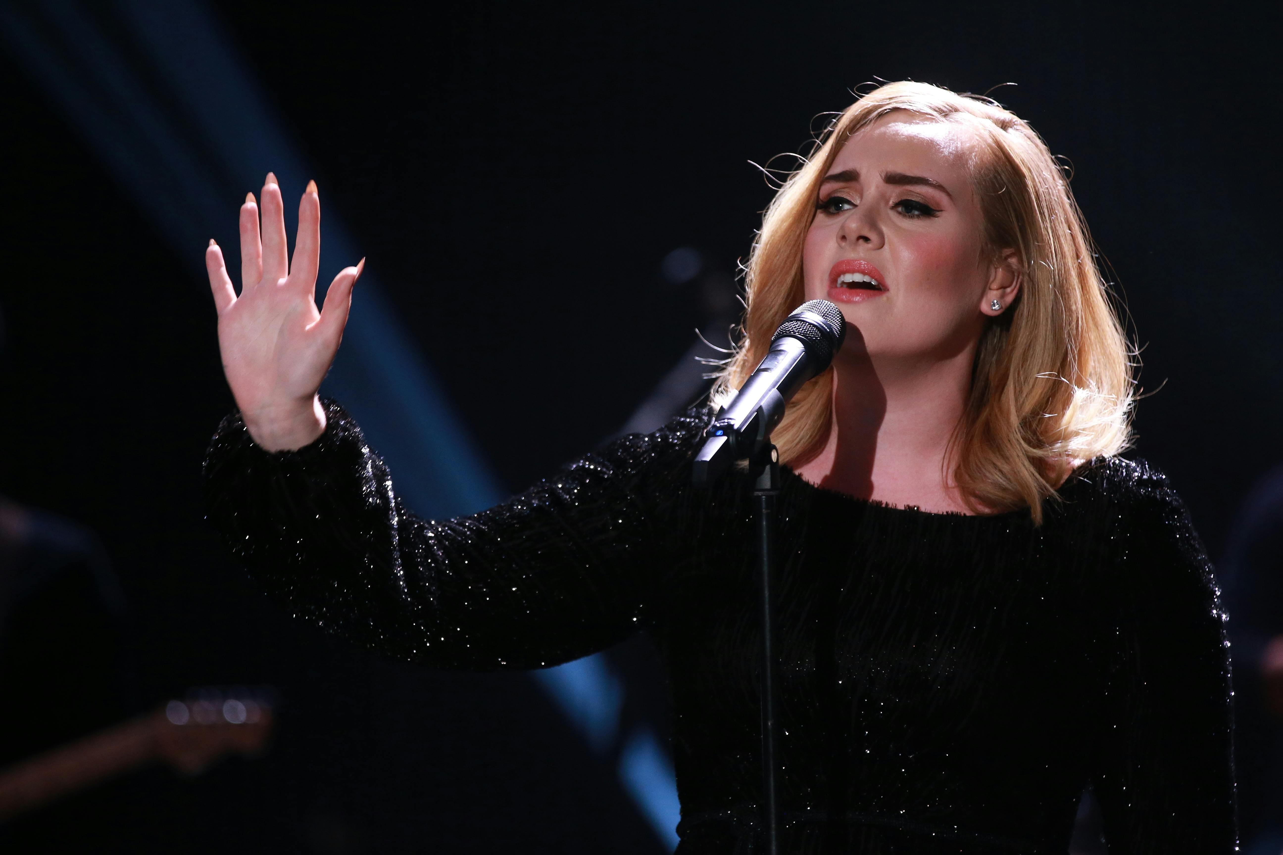 Adele Twerking? Yes, Really!