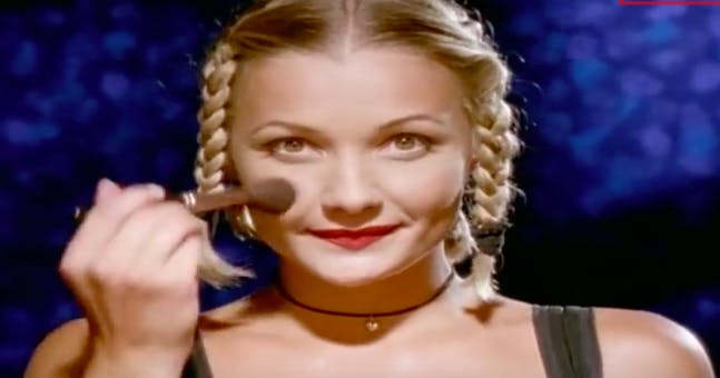 Saturday Night’s Sannie Carlson literally hasn’t aged in 20 years ...